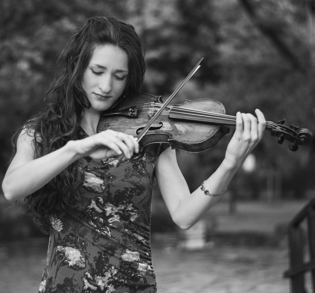 Koncert violinistkinje Jovane Stosic i pijanistkinje Jovane Nikolic ...