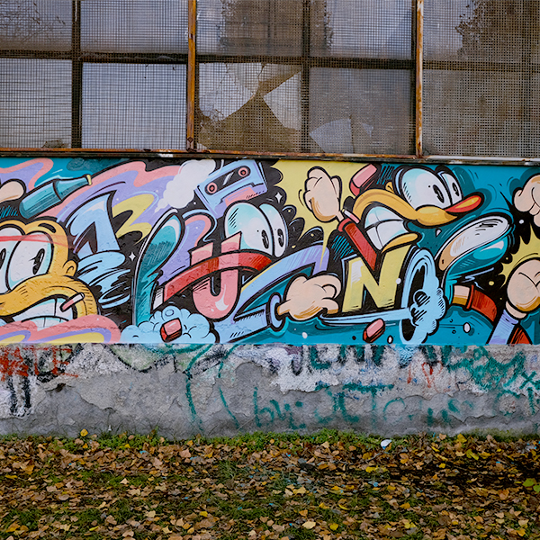 CRITICS HAVE CHOOSEN 2021: STREET! THE GRAFFITI SCENE FROM THE BLOCKS ...