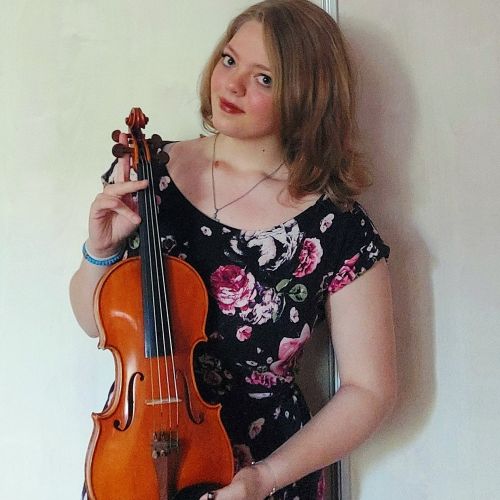 Koncert violinistkinja Lenke Pavlovic, Dunje Lausevic i Nore File ...